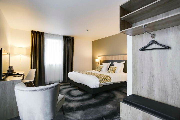 Brit Hotel Confort Loches - France