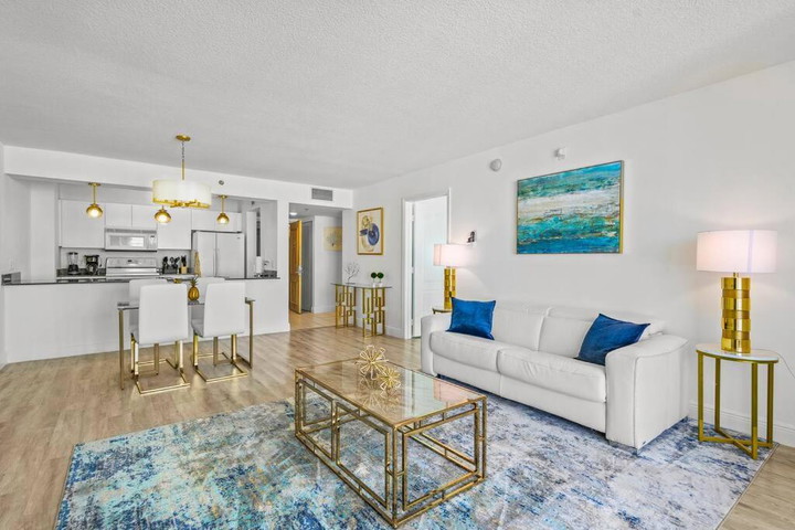 High Floor Unit Located In Brickell - Free Parking - South Beach, FL