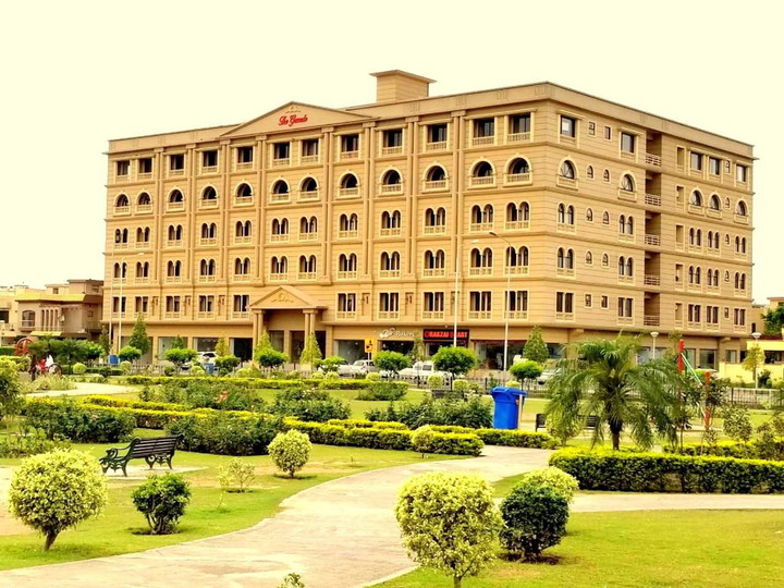 Executive 3 Bedrooms Apartment In Bahria Town - Islamabad