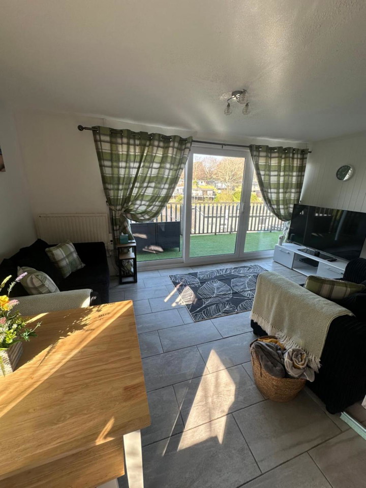 92 Lake View - Anglesey