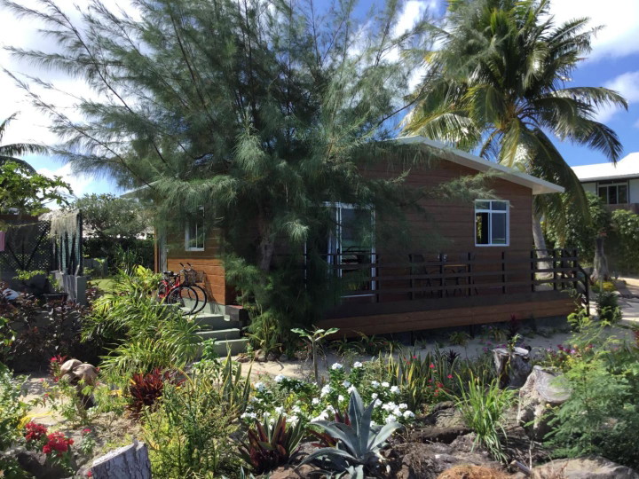 Matira Beach Bungalow Waterfront - Bora-Bora