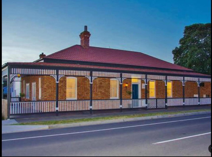 Blackwood House - Melbourne