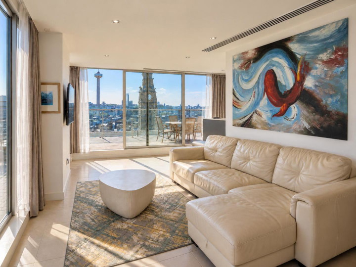 Sidemersey Livings - Liverpool City Centre Penthouse, Huge Balcony & Skyline Views, Secure Parking - Sefton Park - Liverpool