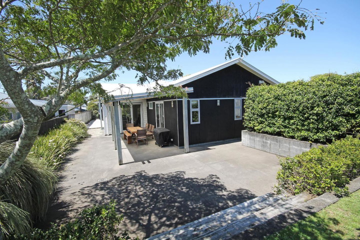 Relax On Richmond - Taranaki Holiday Home - New Plymouth