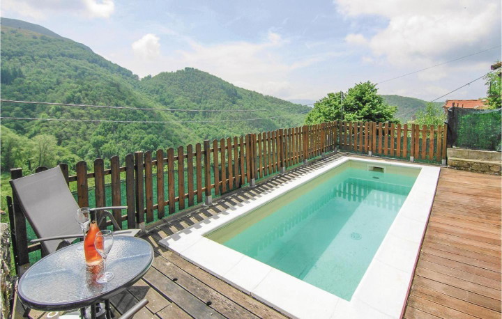 4 Bedroom Gorgeous Home In Montefegatesi - Abetone