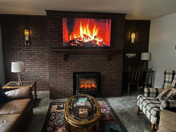 Hidden Cabin Vibes Cozy Fireplace Retreat - West Virginia