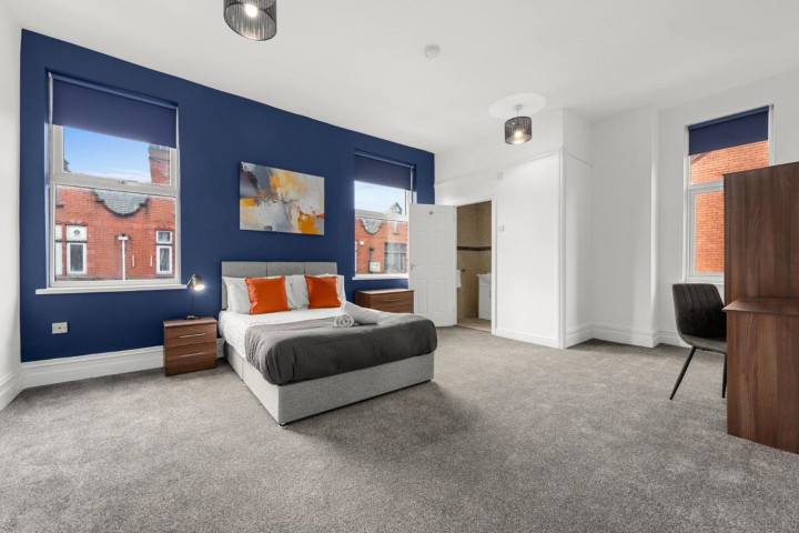 Spacious 4 Bed Home | Easy Access Manchester - Bolton