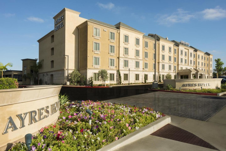 Ayres Hotel Orange - Huntington Beach, CA