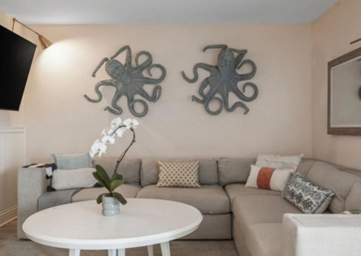 Coastal Two Bedroom Residence With Private Patio - El Segundo, CA