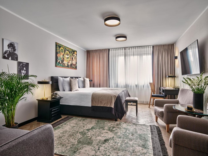 Dethloff Art Residence - Warsaw