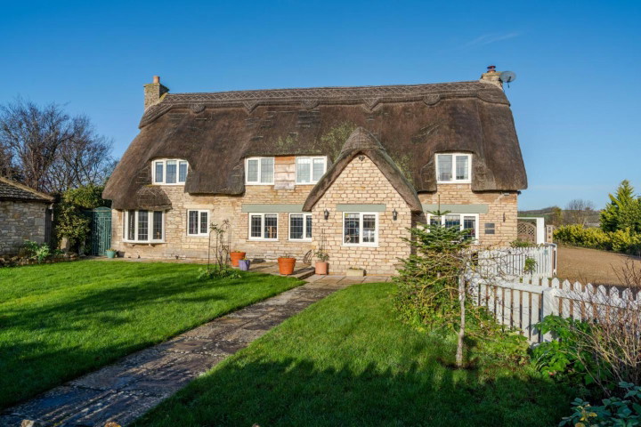 The Thatch House - Tewkesbury