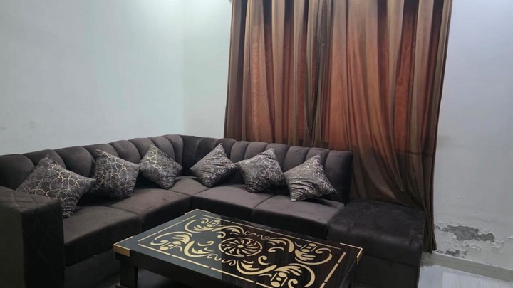 Fully Furnished Family House - ラホール