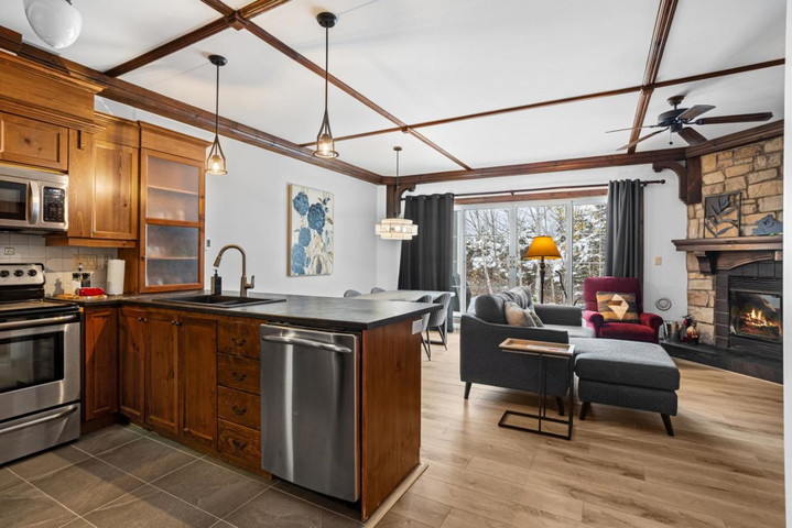 Les Manoirs With Pool And Hot Tub Near Village 120-7 - Mont-Tremblant
