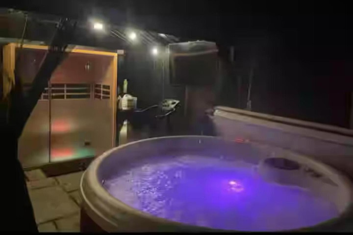 Pet Friendly Home In Chelmsford-hot Tub-sleeps 6 - Southend-on-Sea