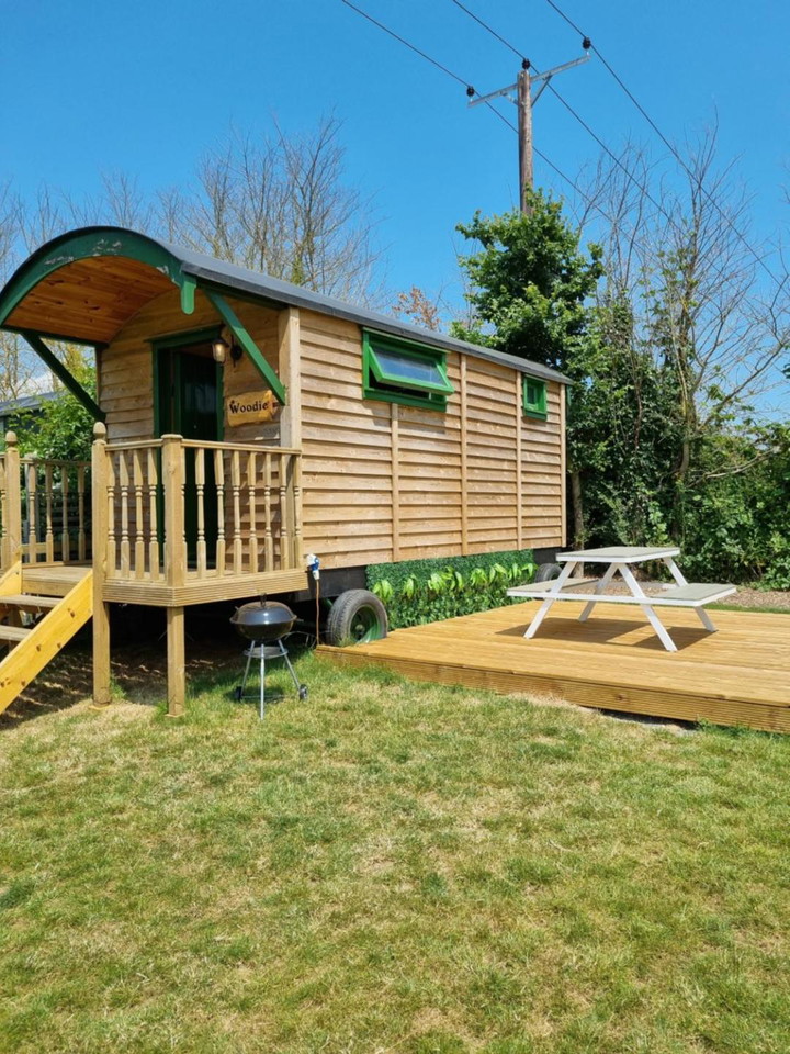 Woodie The Shepherds Hut - Sleeps 4 - Bosham