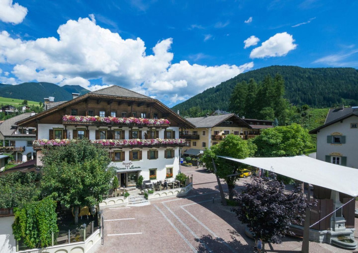 Hotel Weisses Lamm - Toblach