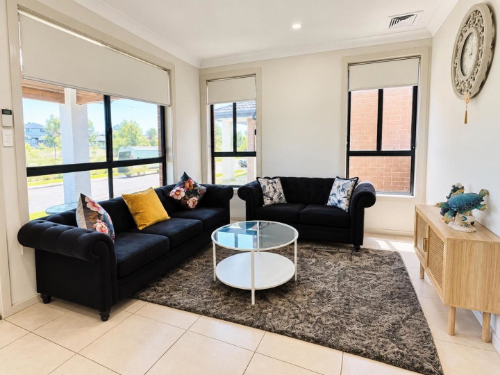 Modern 4br 3 Bath Home In Grantham Farm - ブラックタウン