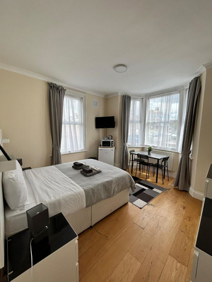 Willesden Lodge Guest House - Brentford