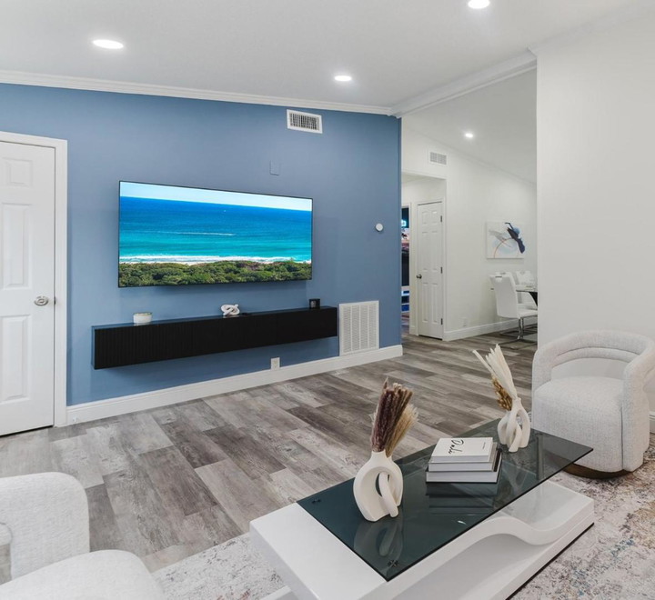 Three-bedroom Villa With Private Jacuzzi And Game Room - Near Atlantic Ave - Boynton Beach, FL