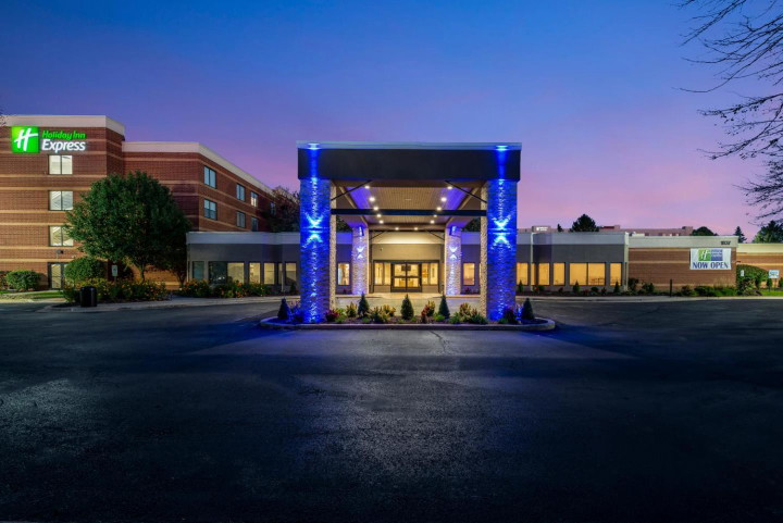 Holiday Inn Express Naperville By Ihg - Naperville