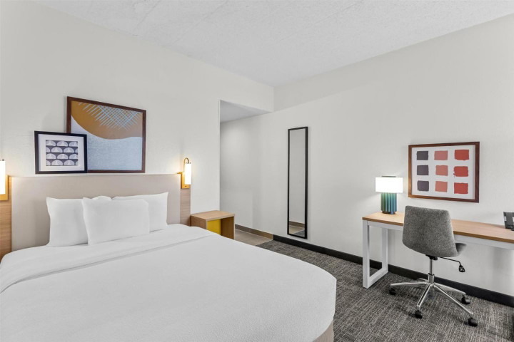 Spark By Hilton Des Plaines Chicago O'hare - Evanston, IL
