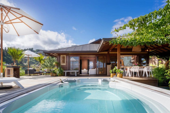 Villa Manuiti, Balinese Luxury Home - Private Swim Spa, Ocean View - Ofyr Bbq - Koï Pond - Tahiti