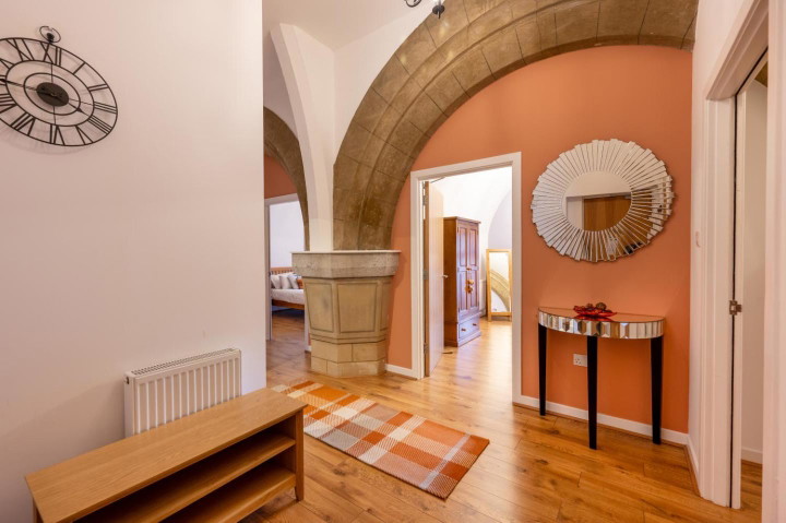 Abbey Church Upper North Aisle Luxury Self Catering 2 Bedroom Apartments - Fort Augustus