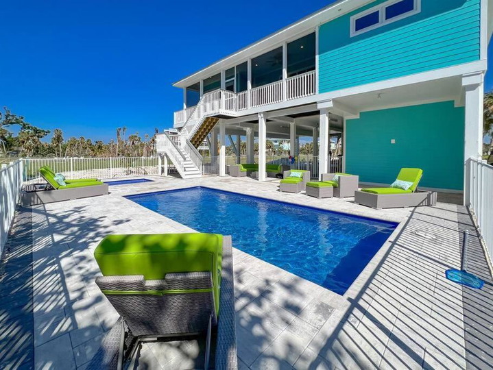 Island Retreat: Your Exclusive Oasis Awaits - Sanibel Island, FL