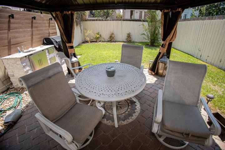 Beautiful First Floor Suite With Backyard, Near Downtown And Stadiums - Houston, TX