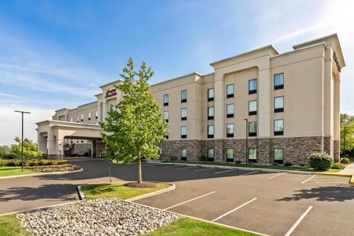 Hampton Inn & Suites Philadelphia/bensalem - Bensalem, PA