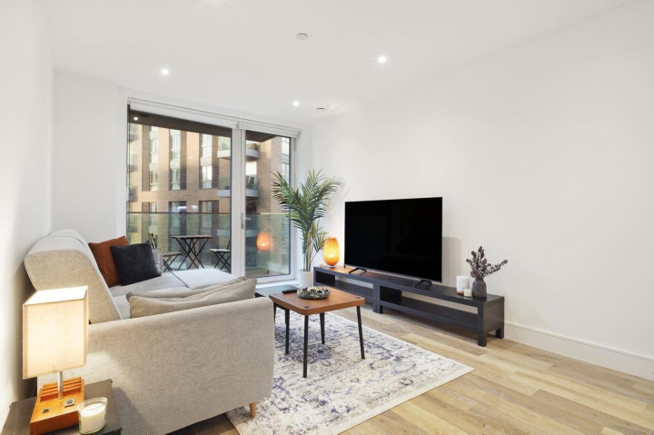 Spacious 2 Bed 2 Bath With Balcony & Fast Wifi Near Clapham Junction Station - Chelsea