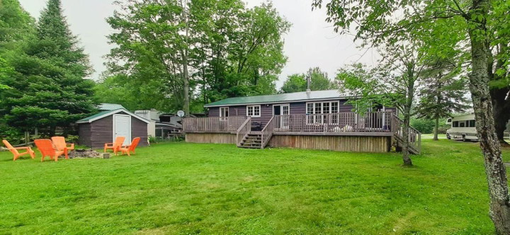 Beautiful 3 Bdrm + Bunkie Waterfront Cottage Near Gull Lake - Kawartha Lakes