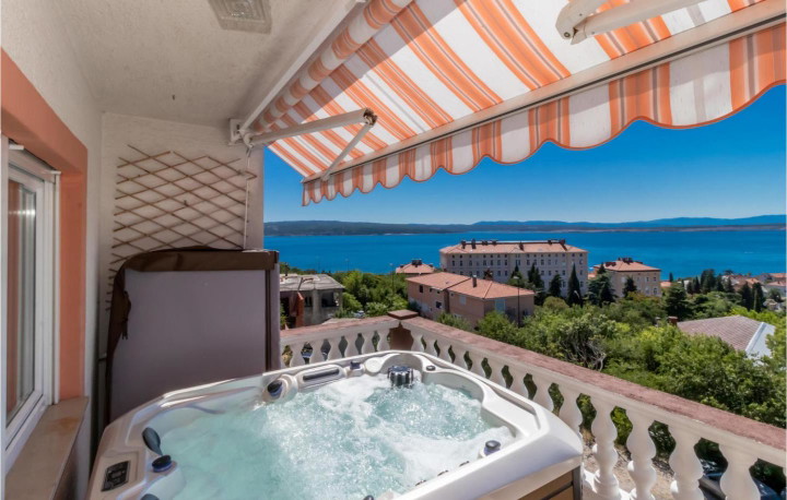 3 Bedroom Nice Apartment In Crikvenica - Crikvenica