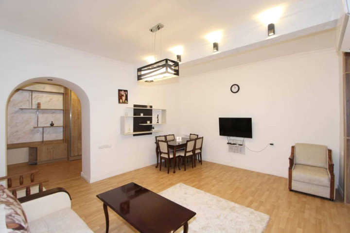 Sunny Apartment In The Center - Armenia