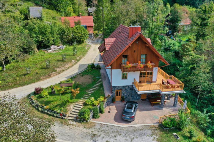 Rupicapra Holiday Mountain House - Slovenia