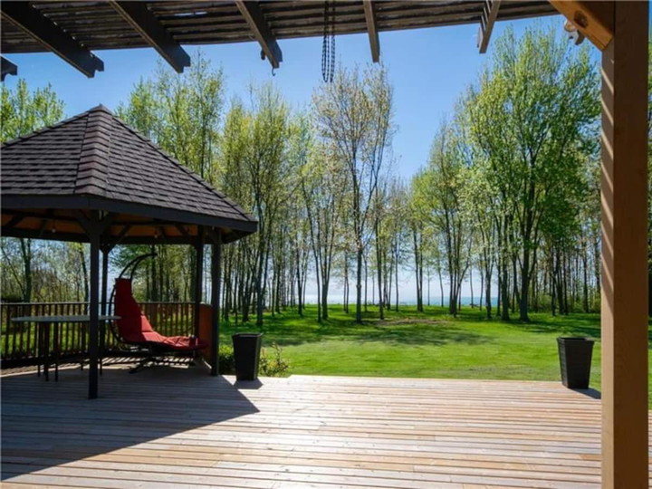 Bluewater Lakehouse Retreat With Private Beach & Hot Tub - Bayfield