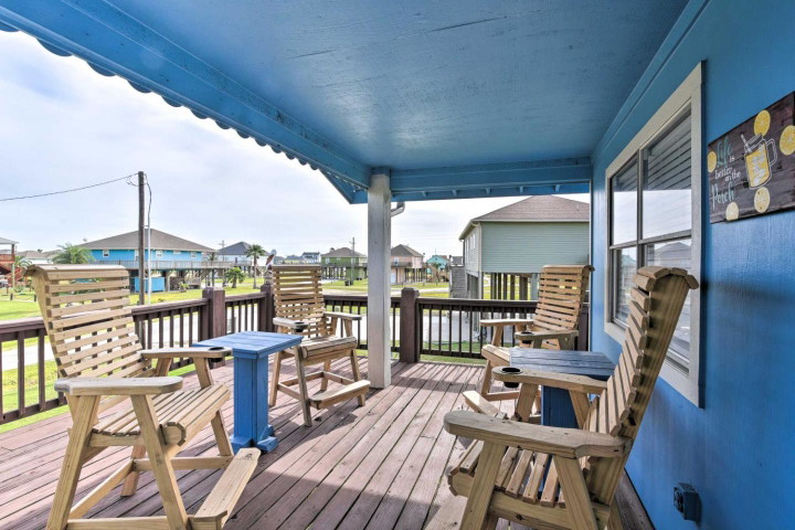 1/2 Mi To Gulf: Family Home In Crystal Beach! - Crystal Beach, TX