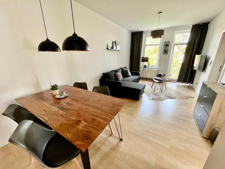 Purer Luxus Mit 2 Schlafzimmern, Balkon Und Privat-parkplatz - Lipsia