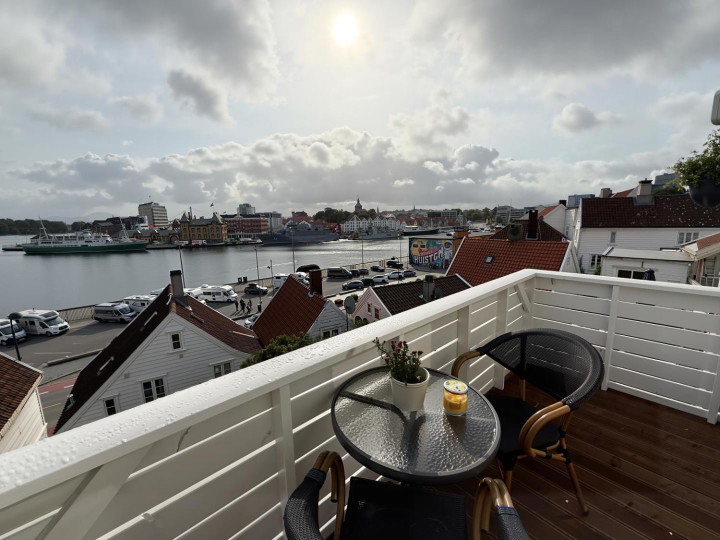 Historic Old Town 2br Duplex, Sea Views & Balcony - Stavanger