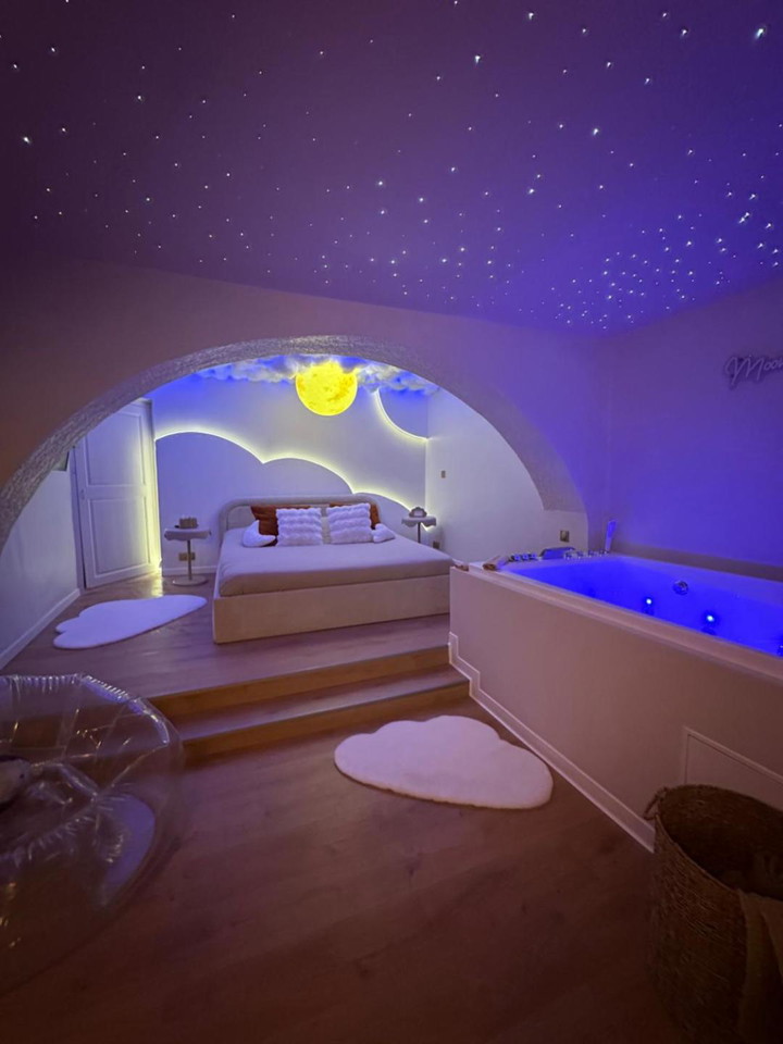 Evasion Room, Moon Nuit Insolite - Ollioules Toulon Var - La Seyne-sur-Mer