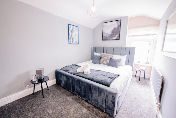 Spacious 3br House Sleeps 12 For Groups & Family - Cardiff