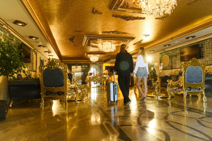 Five Diamonds Hotels - Чешме