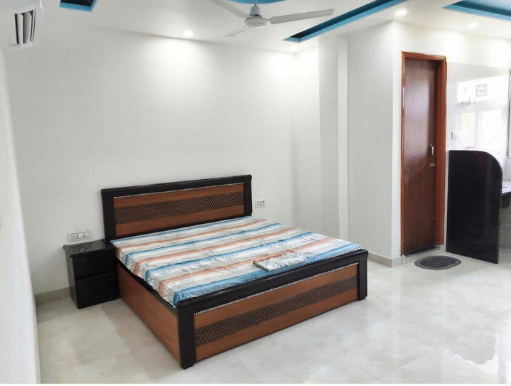 Krishna Leela Homestay -Peaceful Stay In Vrindavan - Vrindavan