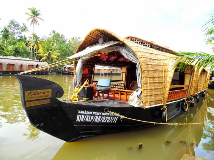 Eco Trails Houseboats - Kumarakom