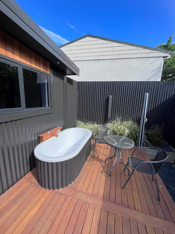 Cosy Apartment With Outdoor Private Bath For 2 - Timaru