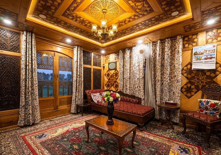 Houseboat Dal Lake Iblala - シュリーナガル