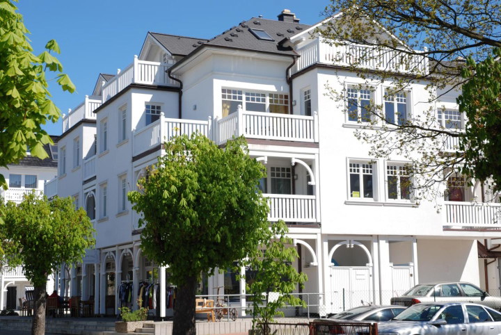 "Villa Laetitia" - Wg 15 - Zentral, Strandnah, 2 Balkone - Rügen