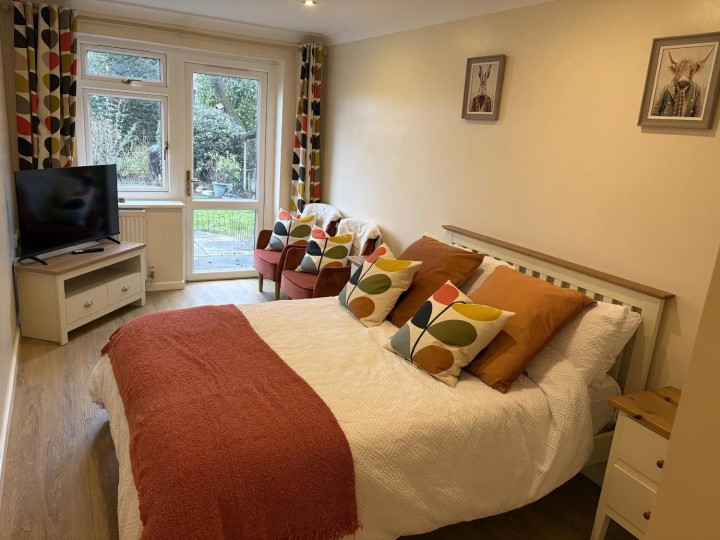 Spacious Two Bedroom Ground Floor Apartment With Free Parking - Meriden Solihull - Close To Nec - Coventry