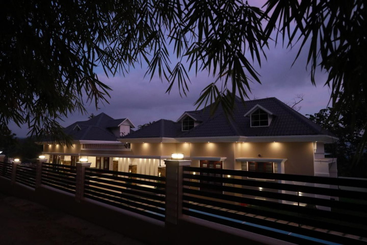 Twin Cottages - Thekkady