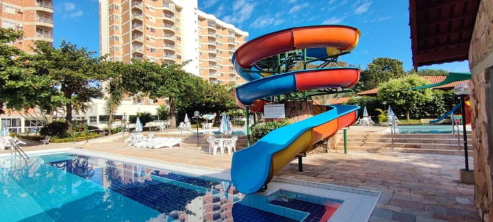 Apartamento Império Romano - 2 Quartos, 24hs Piscina - Caldas Novas